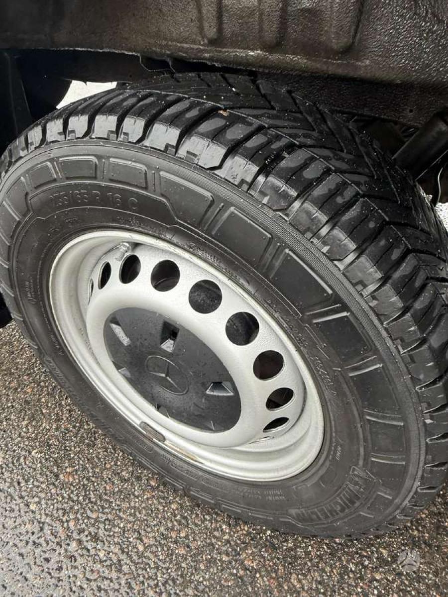 Grey Mercedes-Benz Sprinter 2019 in Silute, with an engine capacity of 2.14 L and mileage of 218 thousand km for 13800 €, photo 14 on AUTOMOTO.COM.LV