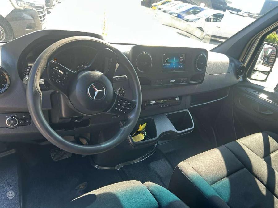 Grey Mercedes-Benz Sprinter 2019 in Kaunas, with an engine capacity of 2.20 L and mileage of 327 thousand km for 9550 €, photo 4 on AUTOMOTO.COM.LV