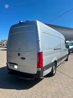 Grey Mercedes-Benz Sprinter 2019 in Kaunas, with an engine capacity of 2.20 L and mileage of 327 thousand km for 9550 €, photo 6 on AUTOMOTO.COM.LV