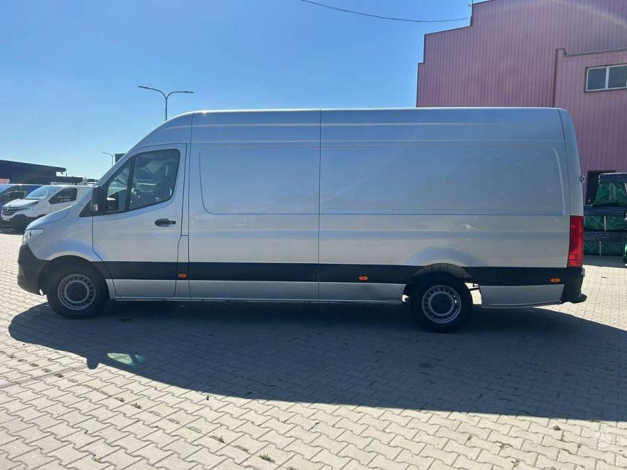 Grey Mercedes-Benz Sprinter 2019 in Kaunas, with an engine capacity of 2.20 L and mileage of 327 thousand km for 9550 €, photo 7 on AUTOMOTO.COM.LV