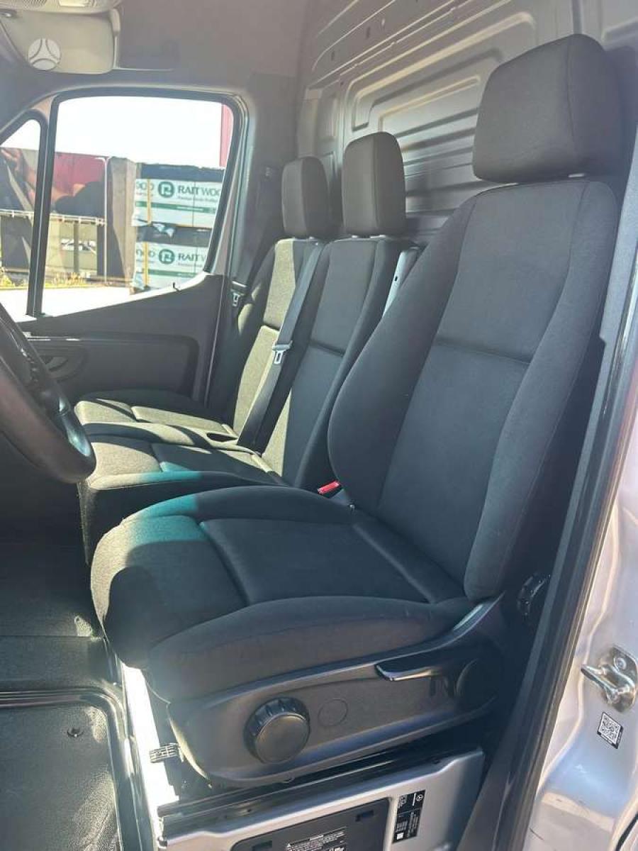 Grey Mercedes-Benz Sprinter 2019 in Kaunas, with an engine capacity of 2.20 L and mileage of 327 thousand km for 9550 €, photo 12 on AUTOMOTO.COM.LV