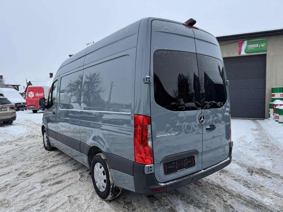 Pelēks Mercedes-Benz Sprinter 2020 Marijampole, ar dzinēja tilpumu 2.14 L un nobraukumu 114 tūkst. km par 22385 €, foto 3 vietnē AUTOMOTO.COM.LV