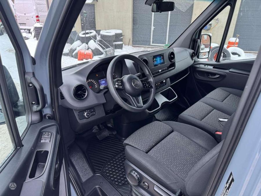 Pelēks Mercedes-Benz Sprinter 2020 Marijampole, ar dzinēja tilpumu 2.14 L un nobraukumu 114 tūkst. km par 22385 €, foto 7 vietnē AUTOMOTO.COM.LV