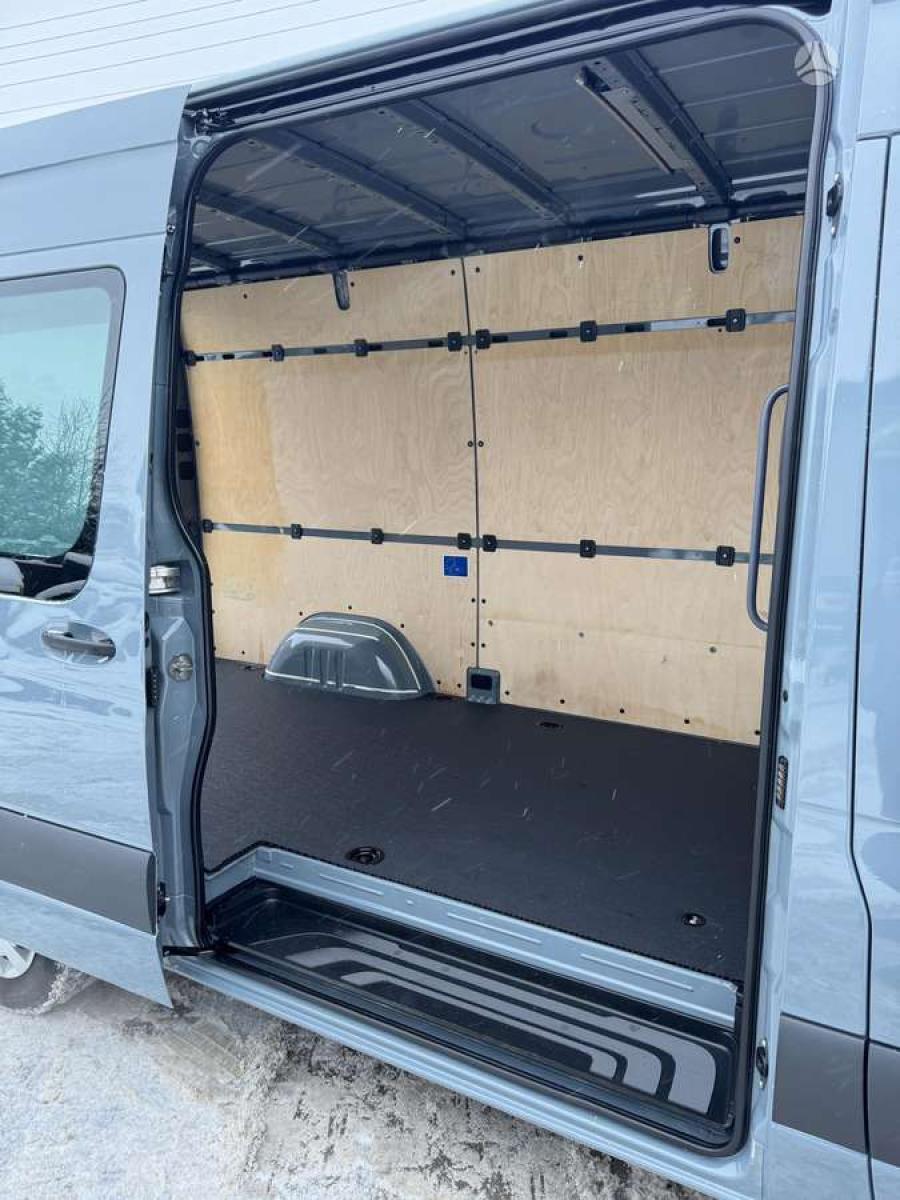 Pelēks Mercedes-Benz Sprinter 2020 Marijampole, ar dzinēja tilpumu 2.14 L un nobraukumu 114 tūkst. km par 22385 €, foto 19 vietnē AUTOMOTO.COM.LV
