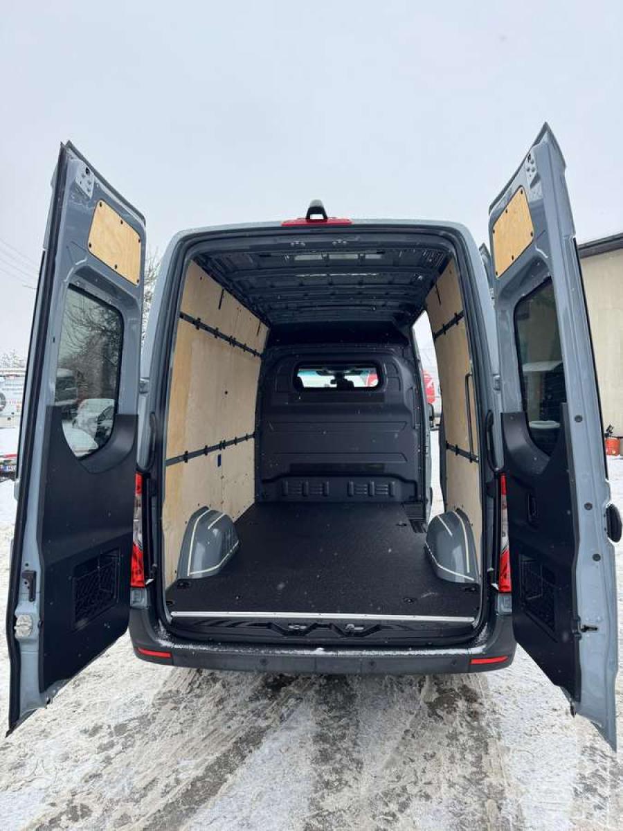 Pelēks Mercedes-Benz Sprinter 2020 Marijampole, ar dzinēja tilpumu 2.14 L un nobraukumu 114 tūkst. km par 22385 €, foto 20 vietnē AUTOMOTO.COM.LV