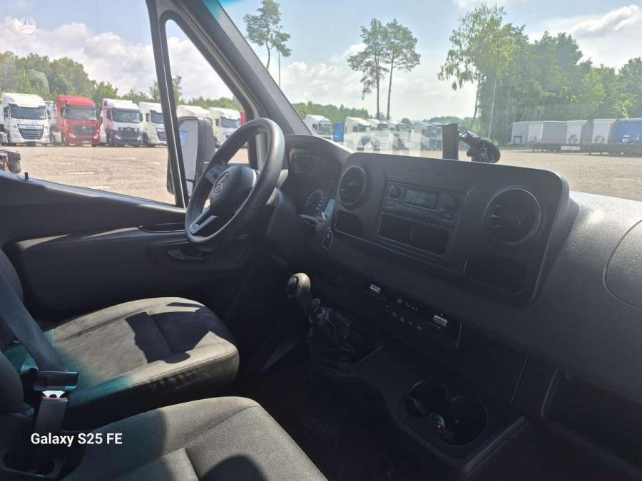 Grey Mercedes-Benz Sprinter 2020 in Vilnius, with an engine capacity of 2.14 L and mileage of 1 thousand km for 15609 €, photo 8 on AUTOMOTO.COM.LV