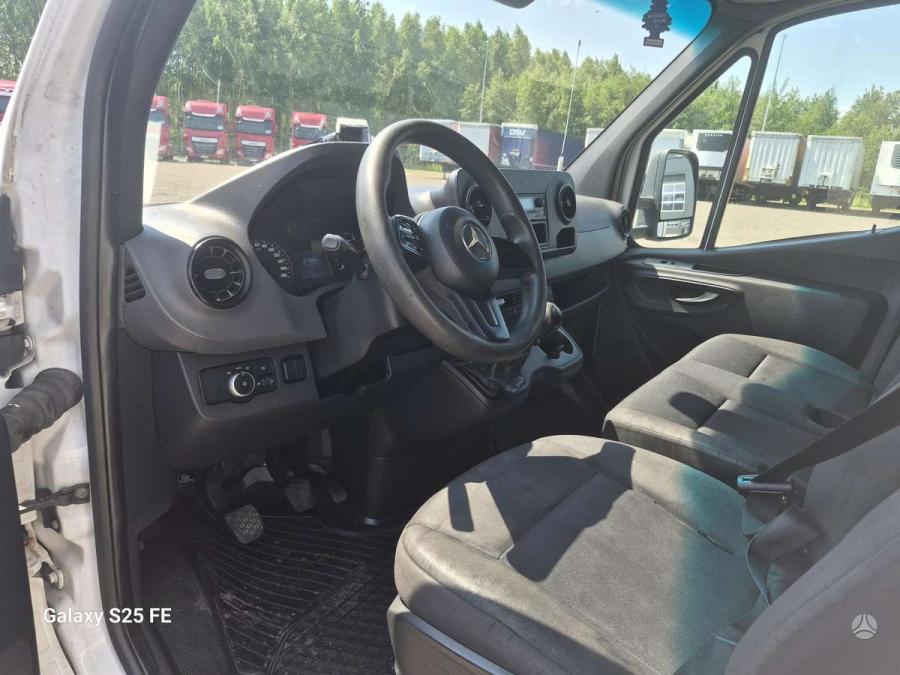 Grey Mercedes-Benz Sprinter 2020 in Vilnius, with an engine capacity of 2.14 L and mileage of 1 thousand km for 15609 €, photo 11 on AUTOMOTO.COM.LV