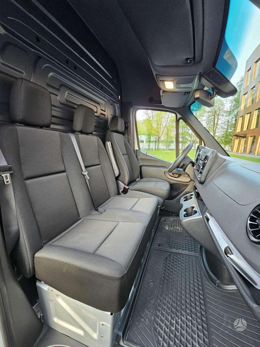 Grey Mercedes-Benz Sprinter 2022 in Vilnius, with an engine capacity of 0.00 L and mileage of 4 thousand km for 25900 €, photo 14 on AUTOMOTO.COM.LV