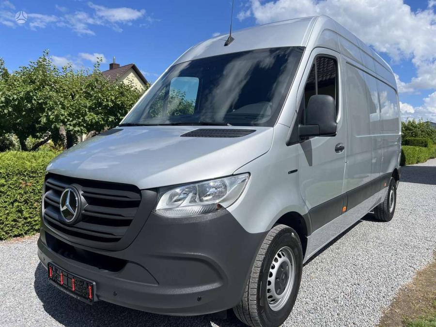 Grey Mercedes-Benz Sprinter 2022 in Kaunas, with an engine capacity of 0.00 L and mileage of 27 thousand km for 16500 €, photo 1 on AUTOMOTO.COM.LV