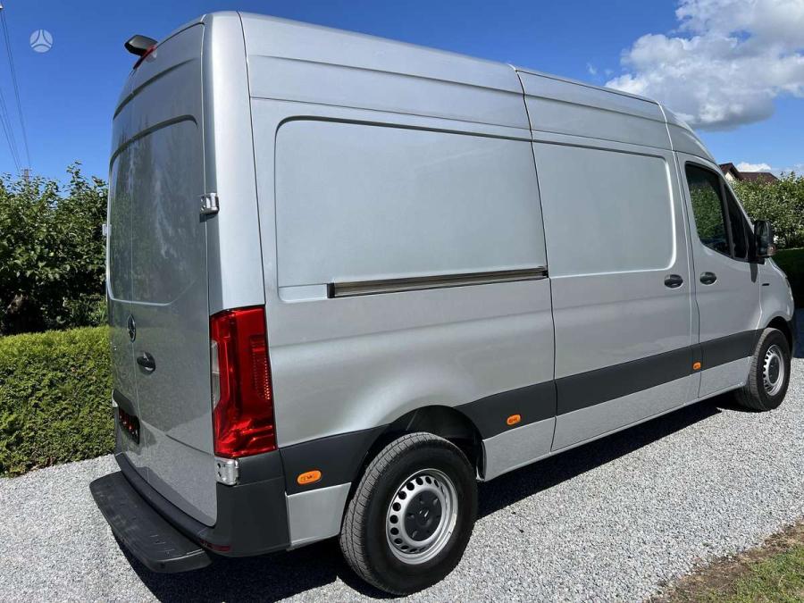 Grey Mercedes-Benz Sprinter 2022 in Kaunas, with an engine capacity of 0.00 L and mileage of 27 thousand km for 16500 €, photo 6 on AUTOMOTO.COM.LV