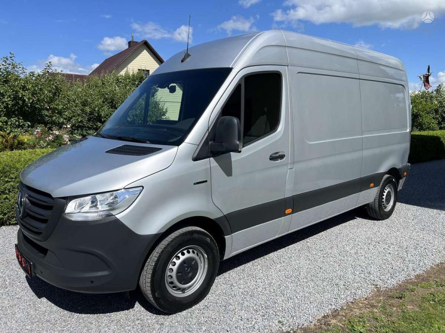 Grey Mercedes-Benz Sprinter 2022 in Kaunas, with an engine capacity of 0.00 L and mileage of 27 thousand km for 16500 €, photo 7 on AUTOMOTO.COM.LV