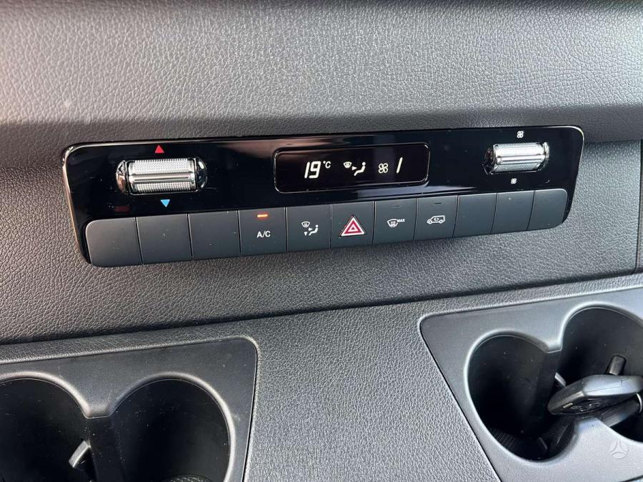 Grey Mercedes-Benz Sprinter 2022 in Kaunas, with an engine capacity of 0.00 L and mileage of 27 thousand km for 16500 €, photo 45 on AUTOMOTO.COM.LV