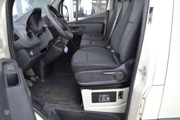 Pelēks Mercedes-Benz Sprinter 2022 Viļņa, ar dzinēja tilpumu 1.95 L un nobraukumu 75 tūkst. km par 23500 €, foto 10 vietnē AUTOMOTO.COM.LV