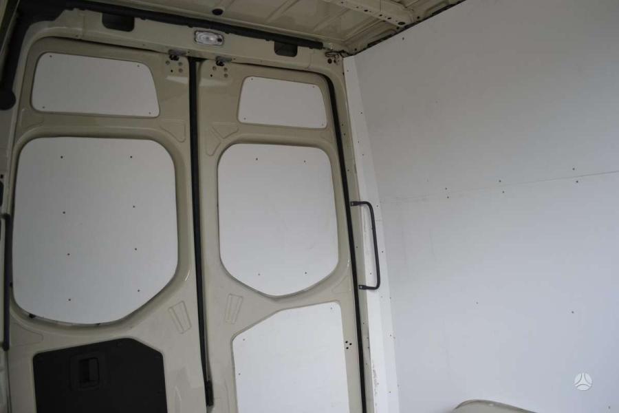 Pelēks Mercedes-Benz Sprinter 2022 Viļņa, ar dzinēja tilpumu 1.95 L un nobraukumu 75 tūkst. km par 23500 €, foto 24 vietnē AUTOMOTO.COM.LV