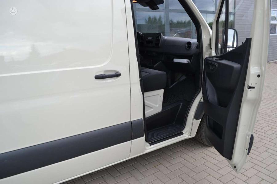 Pelēks Mercedes-Benz Sprinter 2022 Viļņa, ar dzinēja tilpumu 1.95 L un nobraukumu 75 tūkst. km par 23500 €, foto 31 vietnē AUTOMOTO.COM.LV