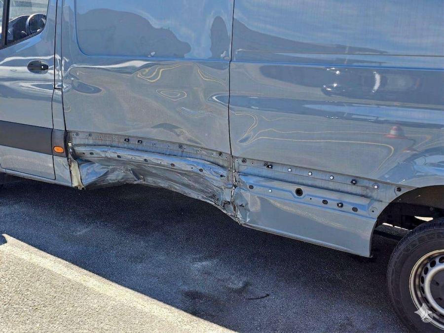 Grey Mercedes-Benz Sprinter 2023 in Klaipeda, with an engine capacity of 1.95 L and mileage of 493 thousand km for 10900 €, photo 7 on AUTOMOTO.COM.LV