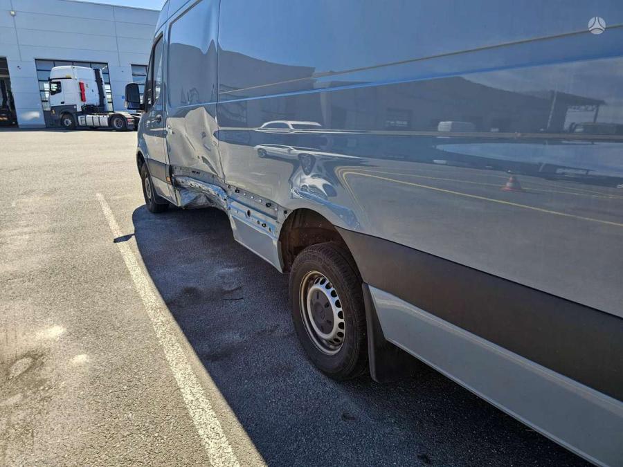 Grey Mercedes-Benz Sprinter 2023 in Klaipeda, with an engine capacity of 1.95 L and mileage of 493 thousand km for 10900 €, photo 8 on AUTOMOTO.COM.LV