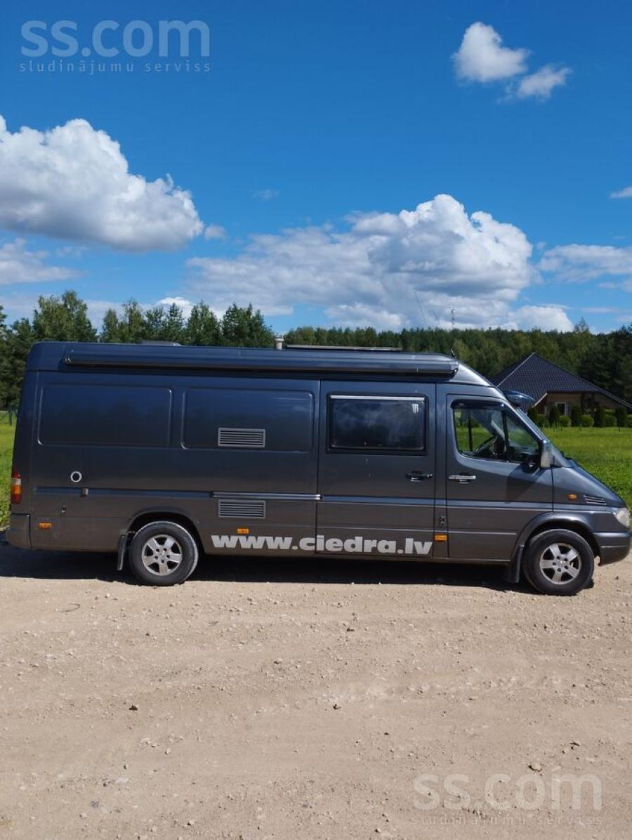 Pelēks Mercedes-Benz Sprinter 2000 Rīga, ar dzinēja tilpumu 2.20 L un nobraukumu 490 tūkst. km par 3900 €, foto 1 vietnē AUTOMOTO.COM.LV
