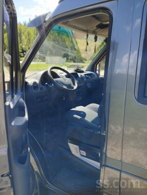 Pelēks Mercedes-Benz Sprinter 2000 Rīga, ar dzinēja tilpumu 2.20 L un nobraukumu 490 tūkst. km par 3900 €, foto 4 vietnē AUTOMOTO.COM.LV