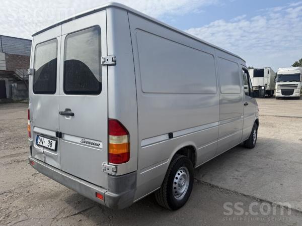 Pelēks Mercedes-Benz Sprinter 2004 Rīga, ar dzinēja tilpumu 2.20 L un nobraukumu 360 tūkst. km par 2200 €, foto 4 vietnē AUTOMOTO.COM.LV