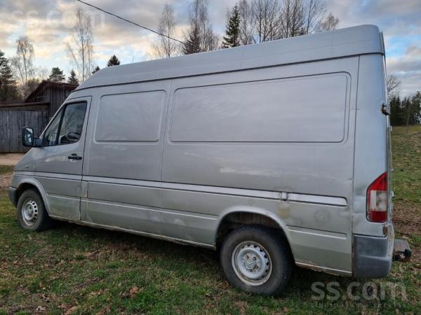 Grey Mercedes-Benz Sprinter 2004 in Ludza, with an engine capacity of 2.20 L and mileage of 380 thousand km for 2400 €, photo 3 on AUTOMOTO.COM.LV