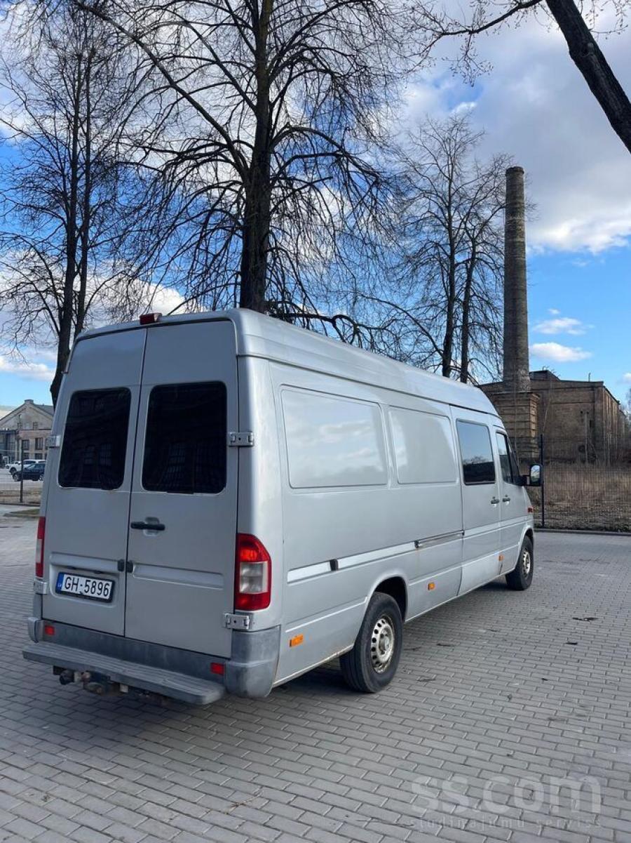 Grey Mercedes-Benz Sprinter 2005 in Riga, with an engine capacity of 2.20 L and mileage of 665 thousand km for 3900 €, photo 5 on AUTOMOTO.COM.LV
