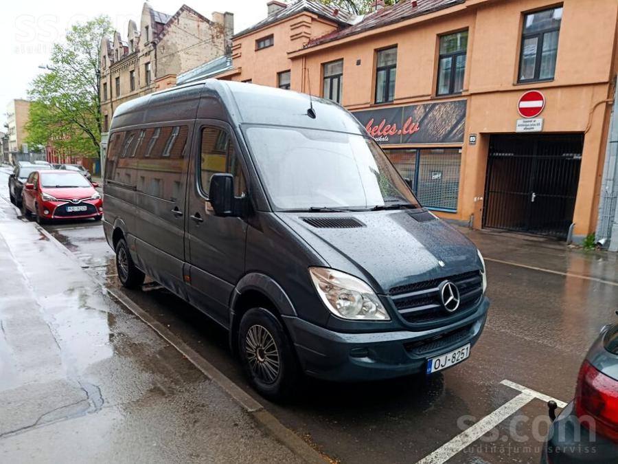 Pelēks Mercedes-Benz Sprinter 2009 Rīga, ar dzinēja tilpumu 2.20 L un nobraukumu 480 tūkst. km par 7530 €, foto 4 vietnē AUTOMOTO.COM.LV