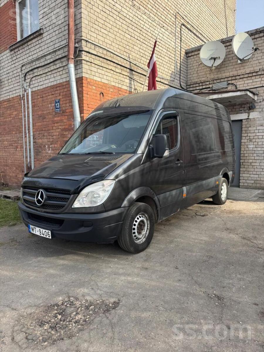 Pelēks Mercedes-Benz Sprinter 2011 Rīga, ar dzinēja tilpumu 2.20 L un nobraukumu 353 tūkst. km par 11500 €, foto 1 vietnē AUTOMOTO.COM.LV