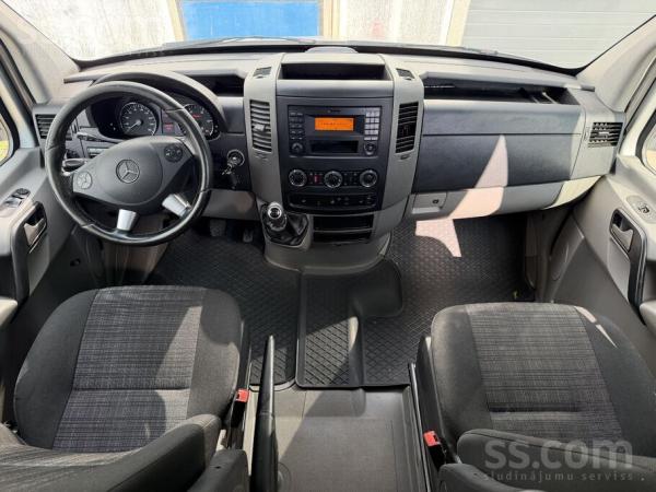 Grey Mercedes-Benz Sprinter 2017 in Jelgava, with an engine capacity of 3.00 L and mileage of 285 thousand km for 19900 €, photo 7 on AUTOMOTO.COM.LV