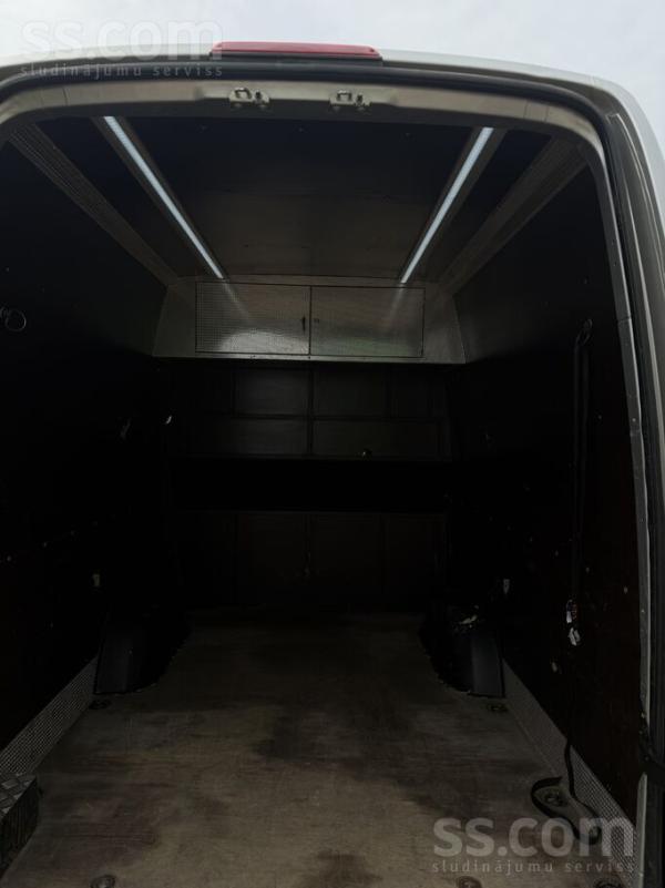 Grey Mercedes-Benz Sprinter 2017 in Jelgava, with an engine capacity of 3.00 L and mileage of 285 thousand km for 19900 €, photo 8 on AUTOMOTO.COM.LV