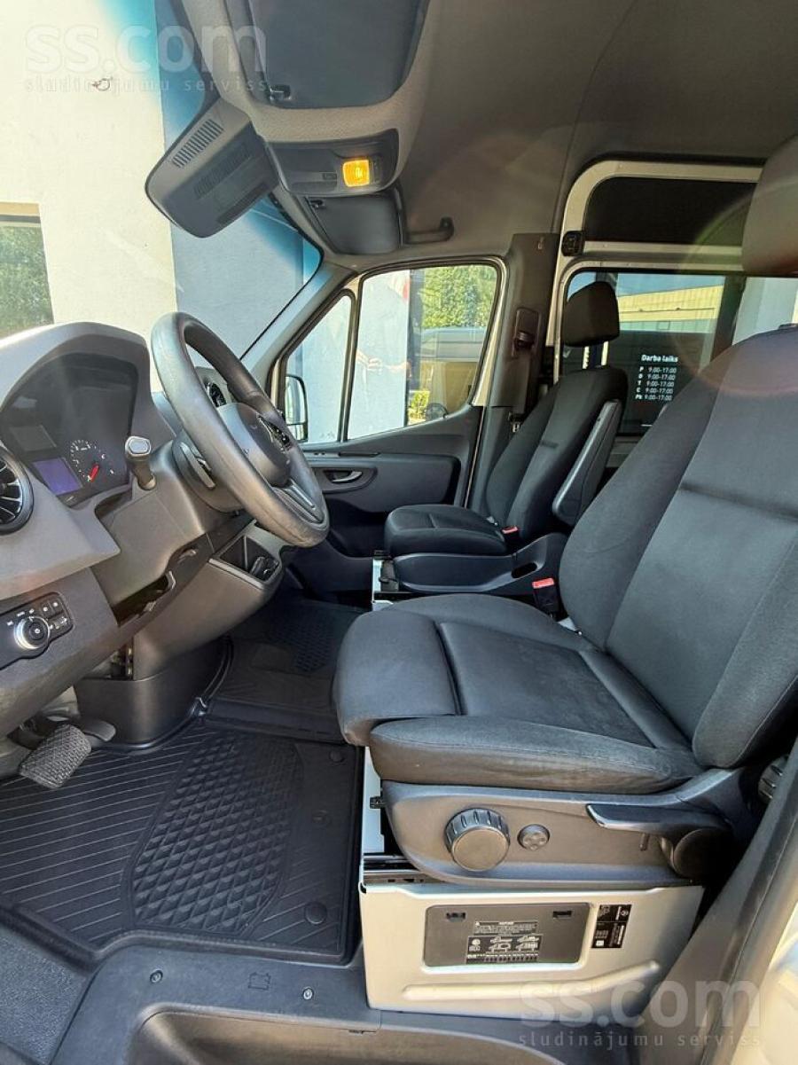 Pelēks Mercedes-Benz Sprinter 2020 Rīga, ar dzinēja tilpumu 2.20 L un nobraukumu 207 tūkst. km par 27000 €, foto 24 vietnē AUTOMOTO.COM.LV