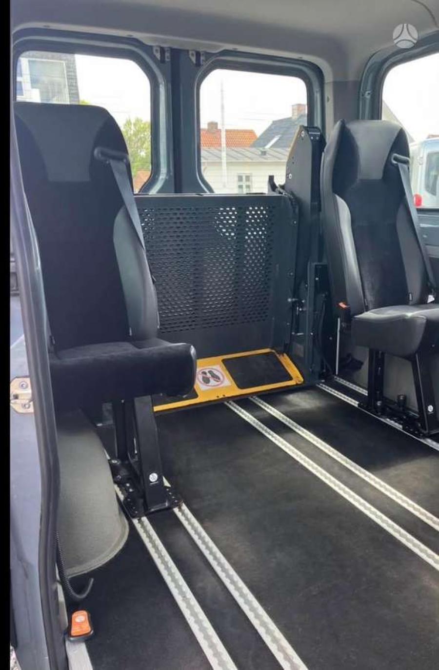 Grey Mercedes-Benz Sprinter 2018 in Prienai, with an engine capacity of 2.14 L and mileage of 92 thousand km for 13650 €, photo 10 on AUTOMOTO.COM.LV