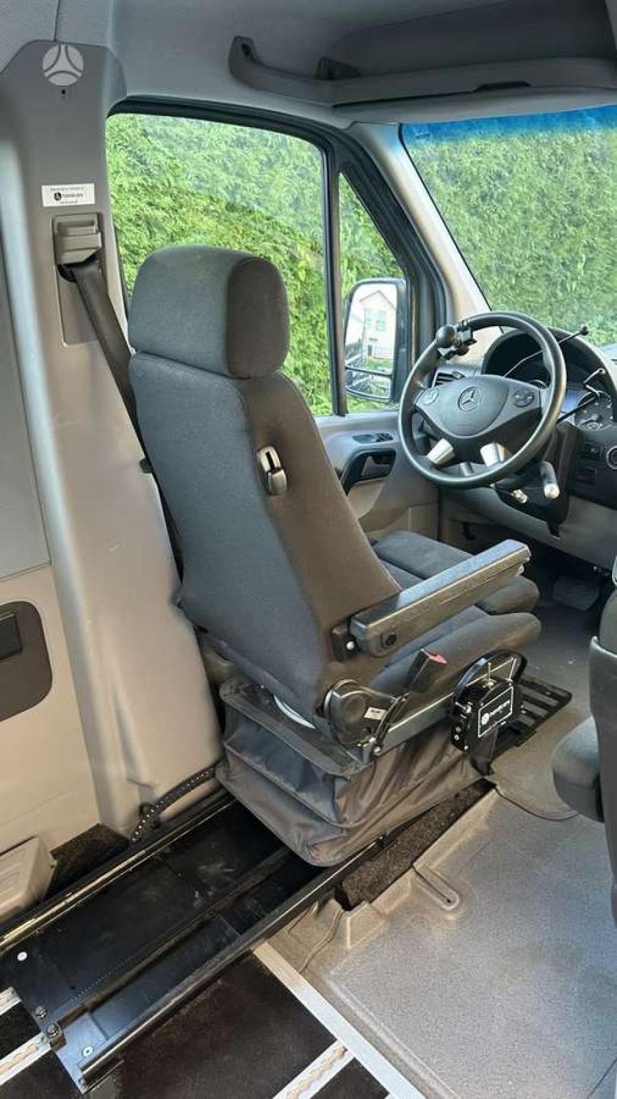 Grey Mercedes-Benz Sprinter 2018 in Prienai, with an engine capacity of 2.14 L and mileage of 92 thousand km for 13650 €, photo 12 on AUTOMOTO.COM.LV