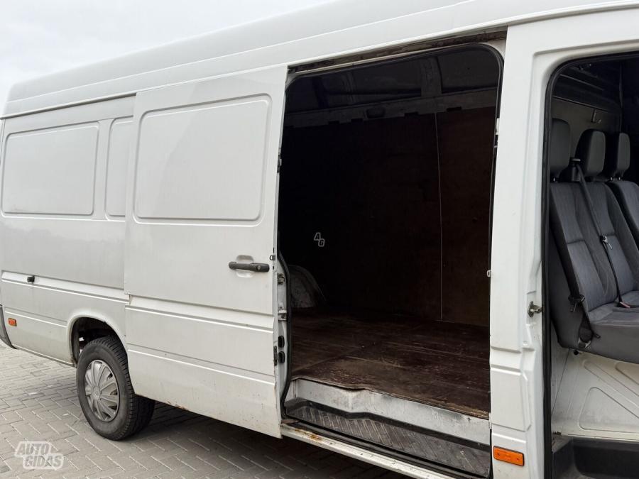 Mercedes-Benz Sprinter 2002 in Vilnius, with an engine capacity of 2.70 L and mileage of 402 thousand km for 3450 €, photo 9 on AUTOMOTO.COM.LV