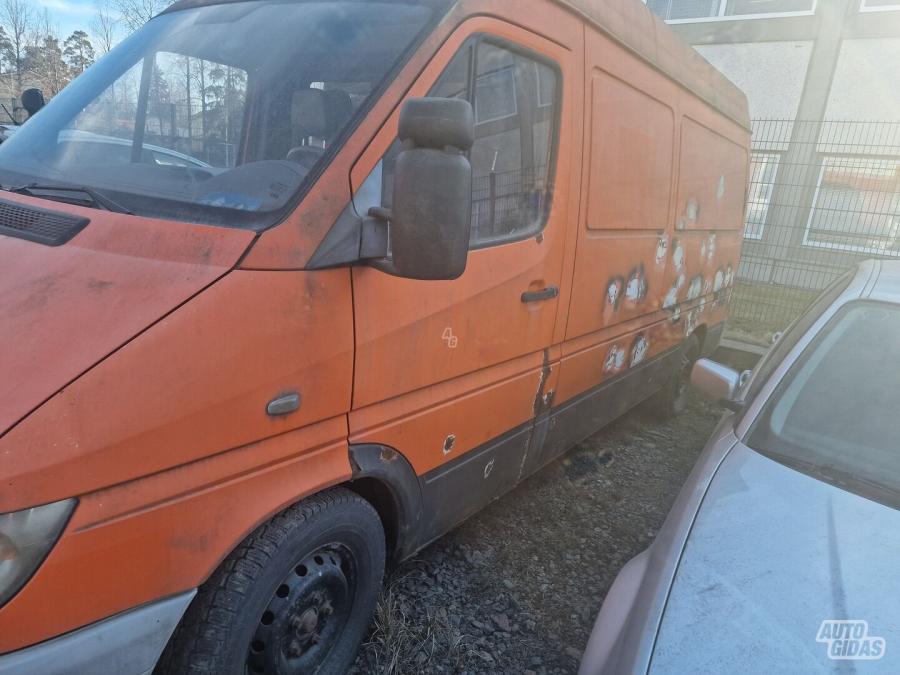 Mercedes-Benz Sprinter 2003 in Kelme, with an engine capacity of 2.20 L and mileage of 220 thousand km for 2200 €, photo 3 on AUTOMOTO.COM.LV