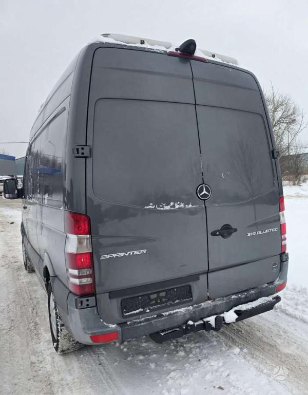 Mercedes-Benz Sprinter 2014 in Siauliai, with an engine capacity of 3.00 L and mileage of 300 thousand km for 9650 €, photo 4 on AUTOMOTO.COM.LV