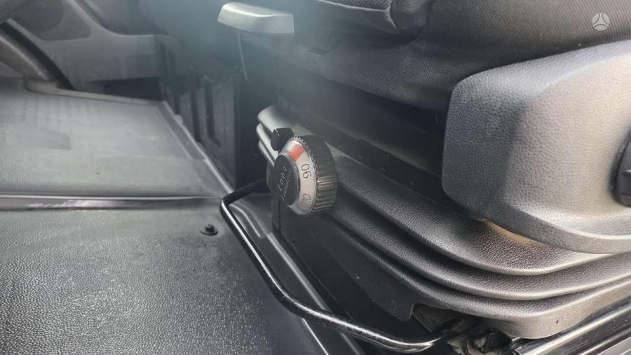 Mercedes-Benz Sprinter 2019 in Birstonas, with an engine capacity of 2.20 L and mileage of 136 thousand km for 16500 €, photo 16 on AUTOMOTO.COM.LV