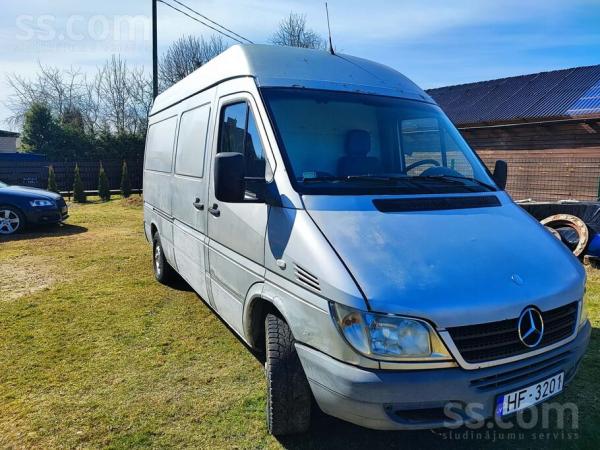 Mercedes-Benz Sprinter 2004 in Riga, with an engine capacity of 2.20 L and mileage of 302 thousand km for 1750 €, photo 5 on AUTOMOTO.COM.LV