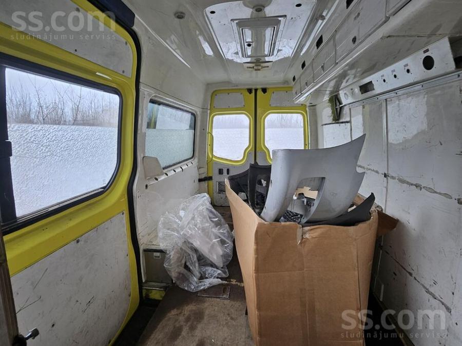 Mercedes-Benz Sprinter 2011 in Riga, with an engine capacity of 2.20 L and mileage of 379 thousand km for 5490 €, photo 15 on AUTOMOTO.COM.LV