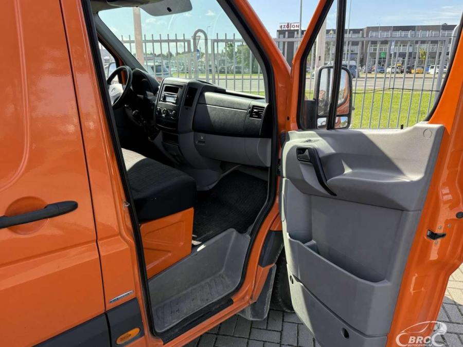 Orange Mercedes-Benz Sprinter 2016 in Klaipeda, with an engine capacity of 2.14 L and mileage of 184 thousand km for 8000 €, photo 4 on AUTOMOTO.COM.LV