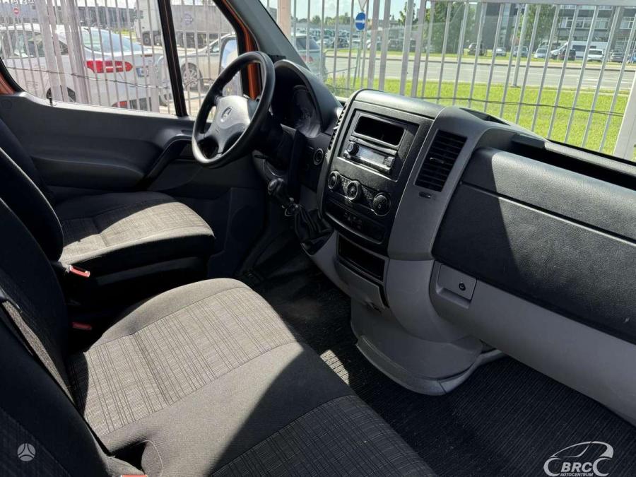 Orange Mercedes-Benz Sprinter 2016 in Klaipeda, with an engine capacity of 2.14 L and mileage of 184 thousand km for 8000 €, photo 6 on AUTOMOTO.COM.LV