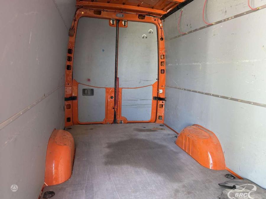 Orange Mercedes-Benz Sprinter 2016 in Klaipeda, with an engine capacity of 2.14 L and mileage of 184 thousand km for 8000 €, photo 10 on AUTOMOTO.COM.LV