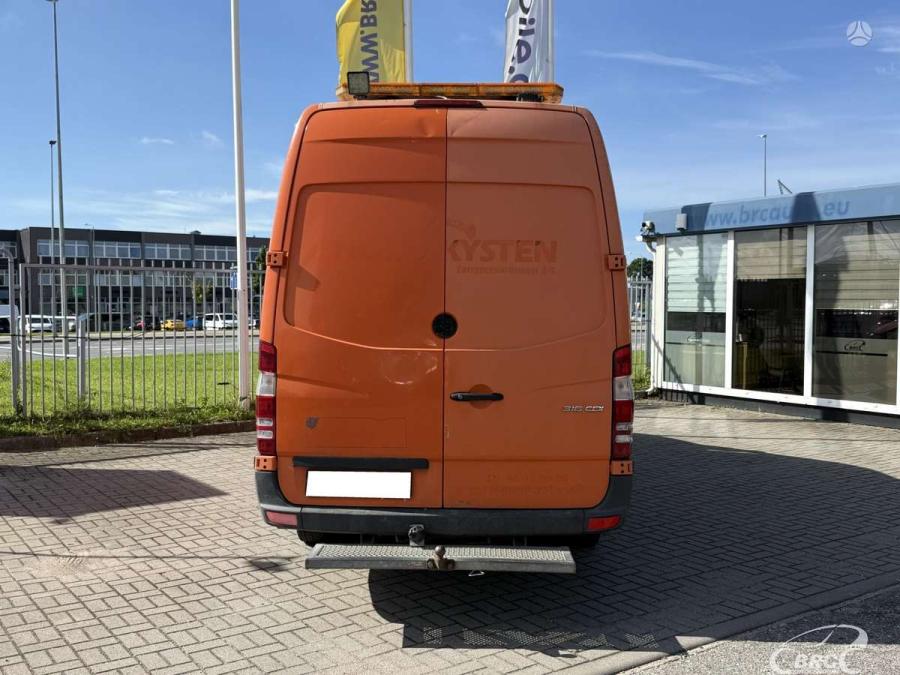 Orange Mercedes-Benz Sprinter 2016 in Klaipeda, with an engine capacity of 2.14 L and mileage of 184 thousand km for 8000 €, photo 31 on AUTOMOTO.COM.LV