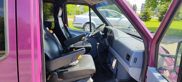 Red Mercedes-Benz Sprinter 1995 in Marijampole, with an engine capacity of 2.90 L and mileage of 641 thousand km for 5500 €, photo 8 on AUTOMOTO.COM.LV