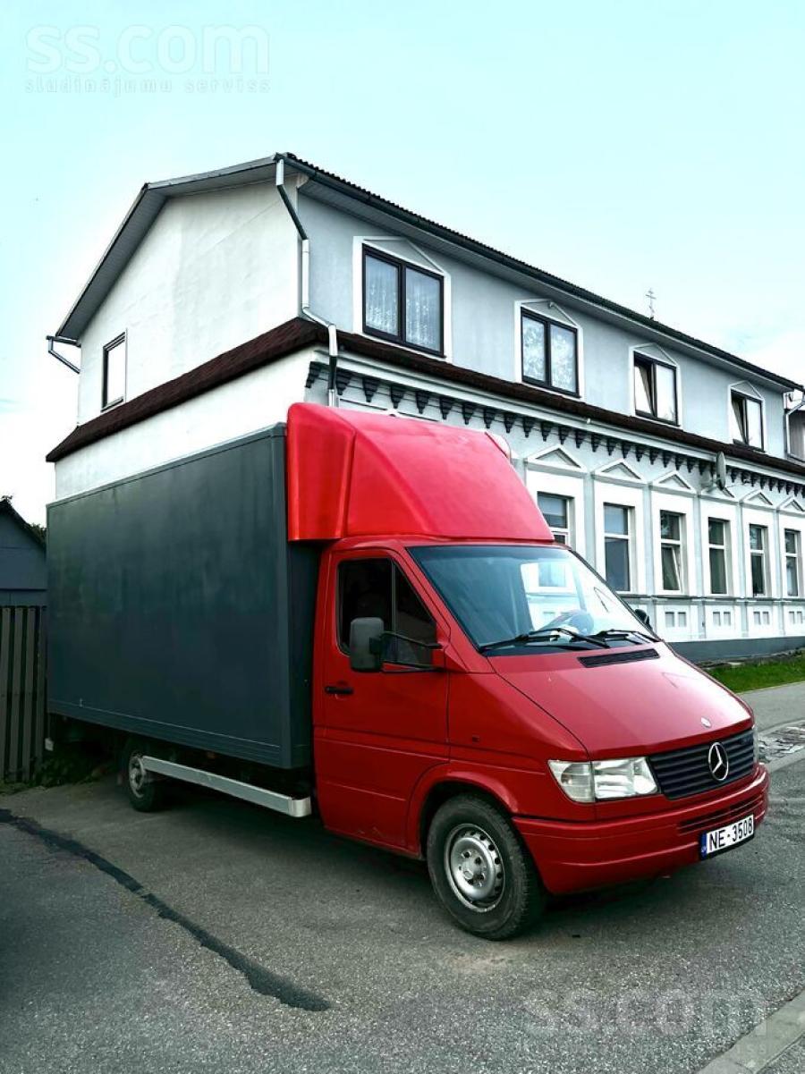 Sarkans Mercedes-Benz Sprinter 1995 Daugavpils, ar dzinēja tilpumu 2.20 L un nobraukumu 383 tūkst. km par 4500 €, foto 1 vietnē AUTOMOTO.COM.LV