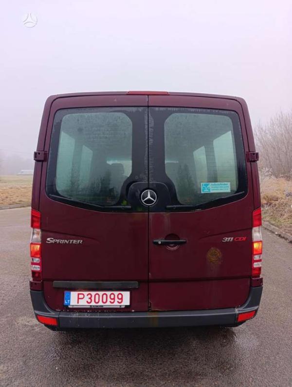 Red Mercedes-Benz Sprinter 2006 in Vilnius, with an engine capacity of 2.10 L and mileage of 124 thousand km for 4300 €, photo 4 on AUTOMOTO.COM.LV