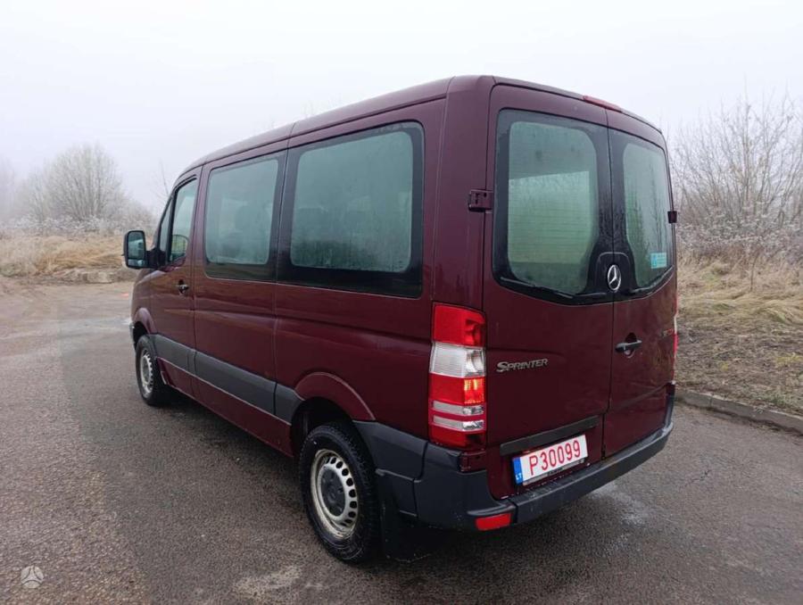 Red Mercedes-Benz Sprinter 2006 in Vilnius, with an engine capacity of 2.10 L and mileage of 124 thousand km for 4300 €, photo 4 on AUTOMOTO.COM.LV