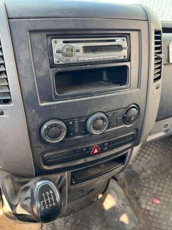 Sarkans Mercedes-Benz Sprinter 2009 Tauragė, ar dzinēja tilpumu 2.20 L un nobraukumu 300 tūkst. km par 3400 €, foto 8 vietnē AUTOMOTO.COM.LV