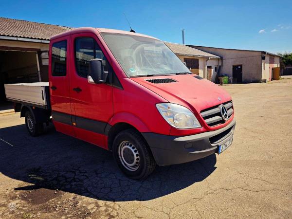 Sarkans Mercedes-Benz Sprinter 2013 Kauņa, ar dzinēja tilpumu 2.14 L un nobraukumu 212 tūkst. km par 11000 €, foto 3 vietnē AUTOMOTO.COM.LV