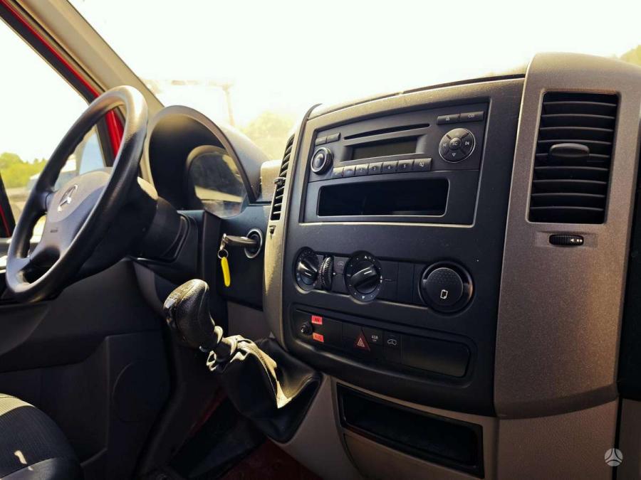 Sarkans Mercedes-Benz Sprinter 2013 Kauņa, ar dzinēja tilpumu 2.14 L un nobraukumu 212 tūkst. km par 11000 €, foto 22 vietnē AUTOMOTO.COM.LV